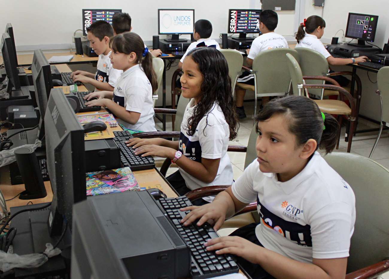 Educación BC: ENTREGAN SEE Y UNETE COMPUTADORAS A ESCUELA PRIMARIA