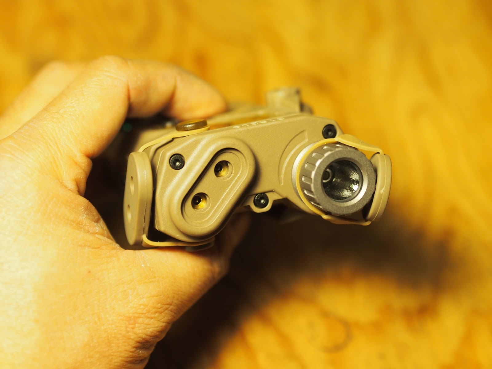 Mister Donut's Firearms Blog: Airsoft PEQ15 by Element LA-5 UHP version