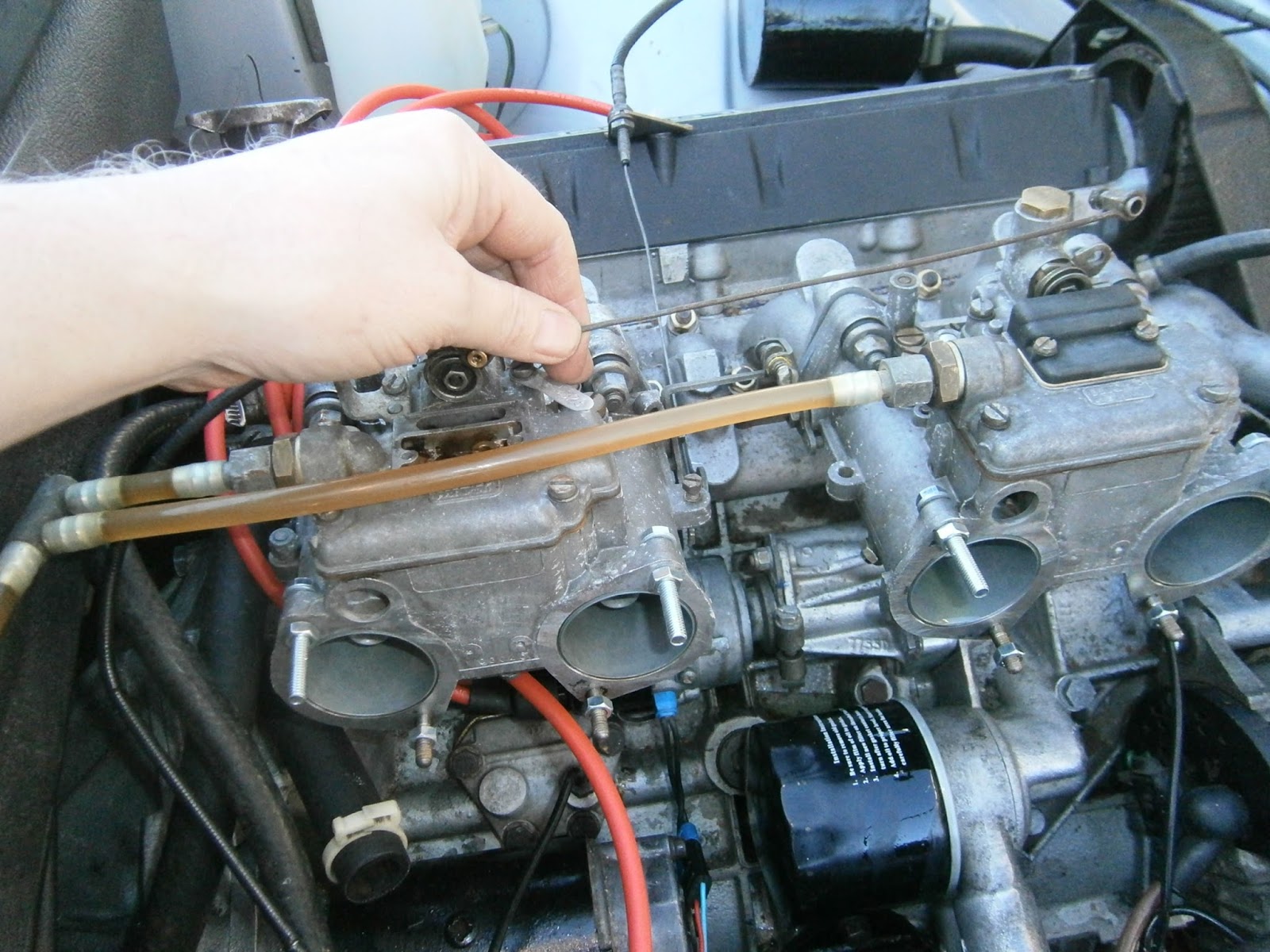 Lotus Excel Restoration: Lotus Excel DHLA carburettors; float and fuel ...