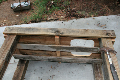 Firefly Stitches: Small Wooden Pallet Table