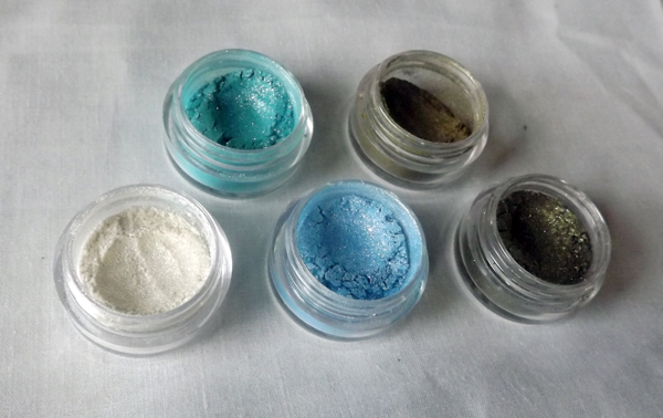 Biohazardous Beauty: Product and Company Review: Surreal Makeup