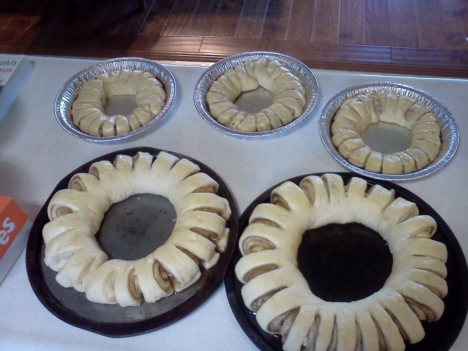 JenMarie80: Cinnamon Tea Rings for Christmas