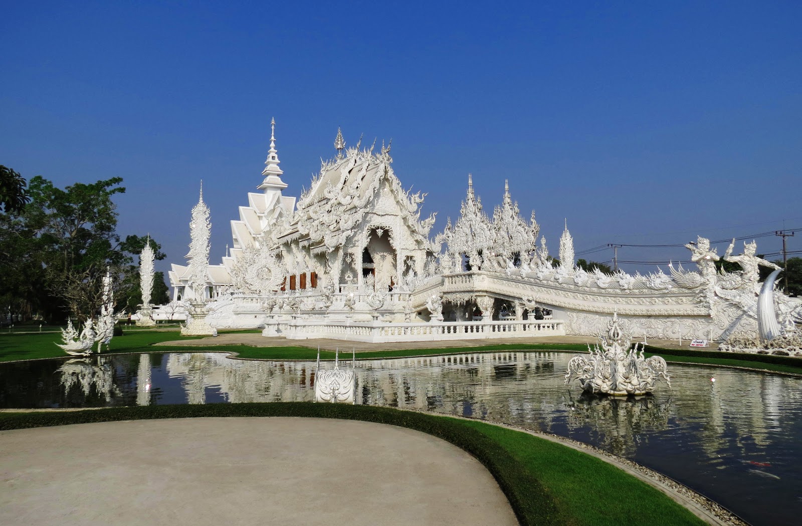 The Lonely Girl's Guide to the World: White Temple of Chiang Rai ...