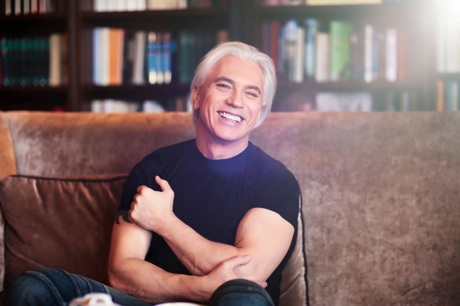 德米特里．霍洛斯托夫斯基（Dmitri Hvorostovsky）逝世