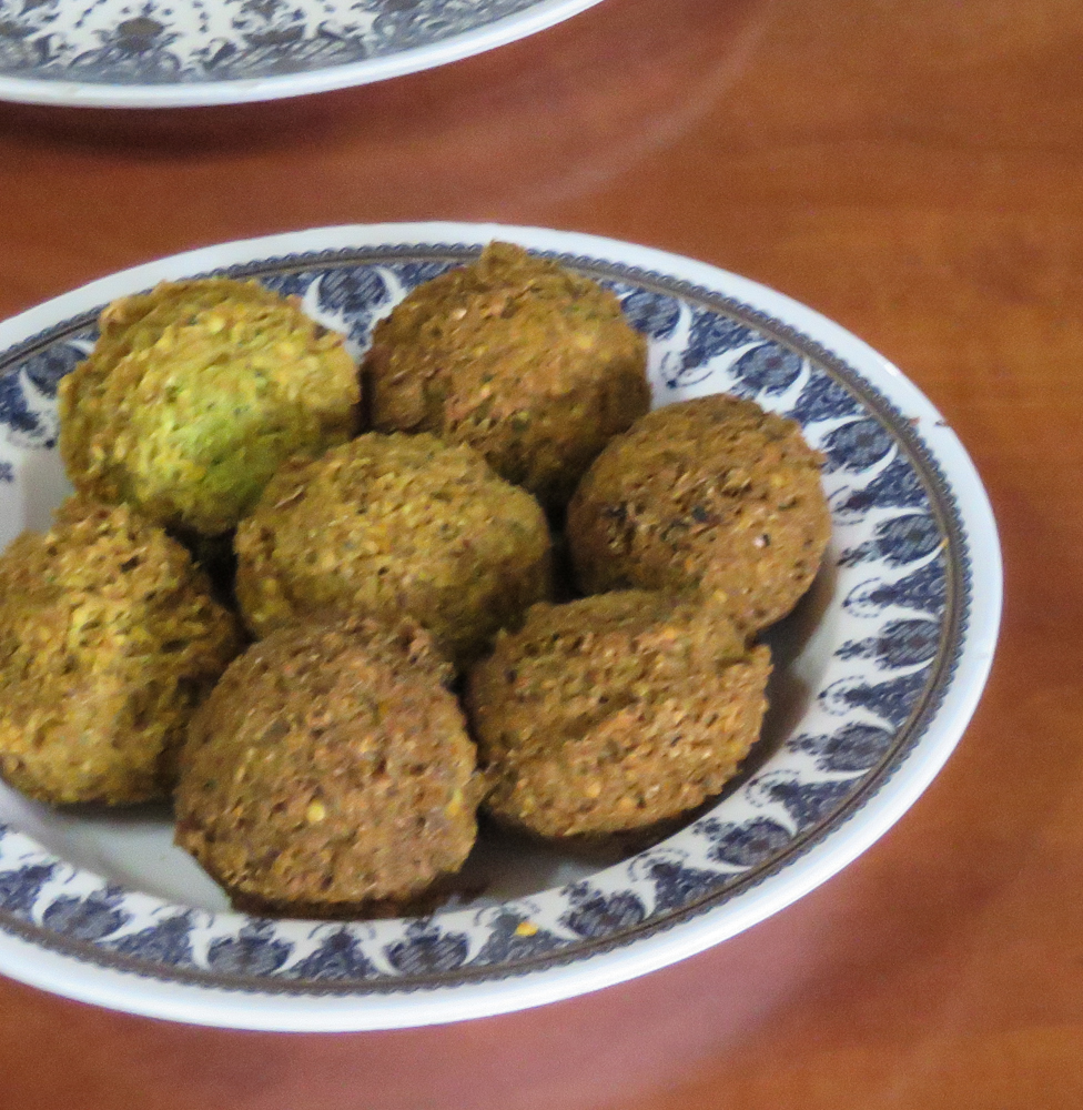 Mae's Food Blog: Lunch in the town of Abu Gosh