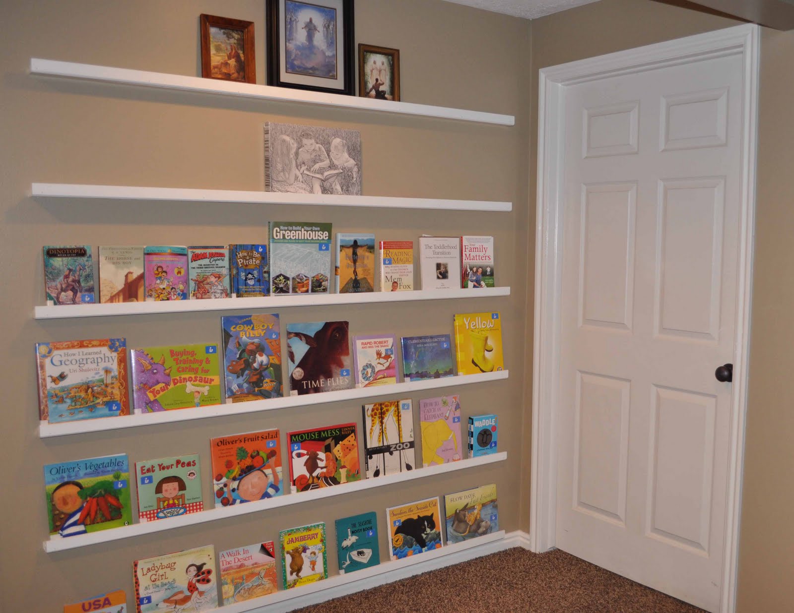 Children's Learning Activities: Face-Out Bookshelves Tutorial