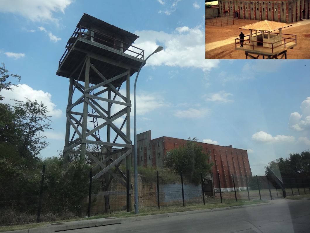 Sona1-2.JPG (1060×795) | Building, Tower, Space needle