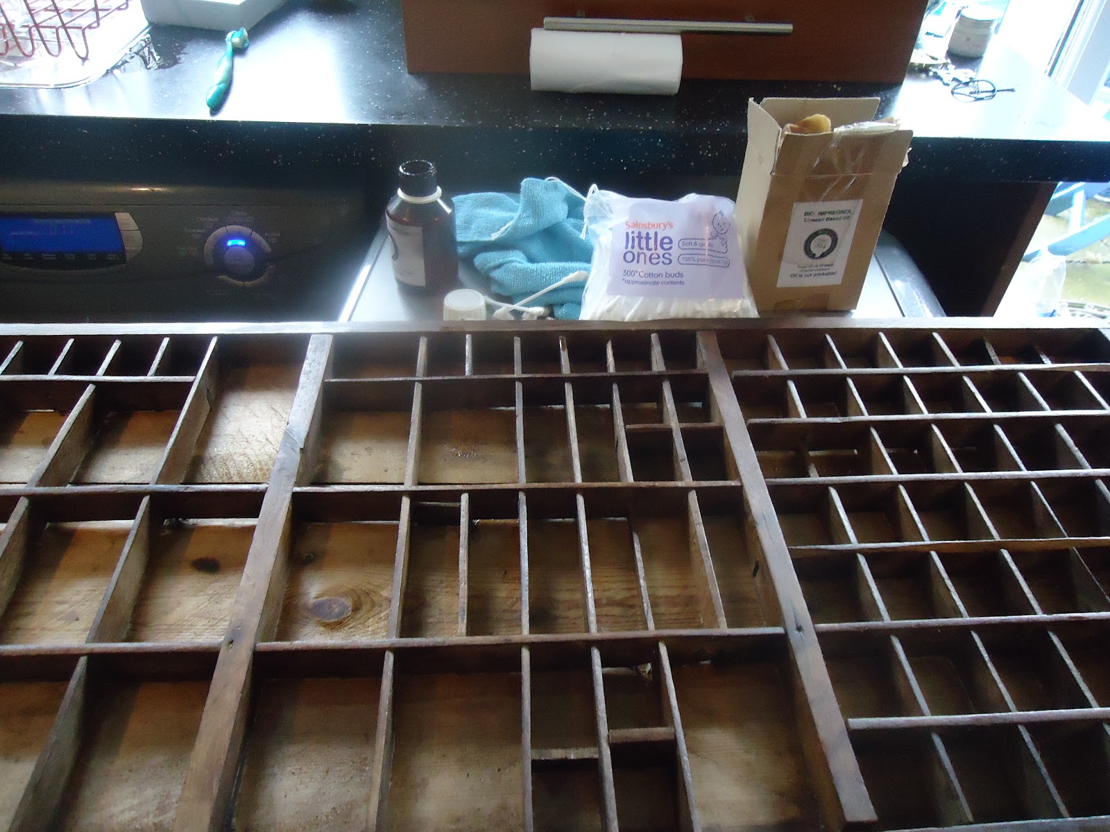 Ethelilly: Restoring an antique printer's tray.