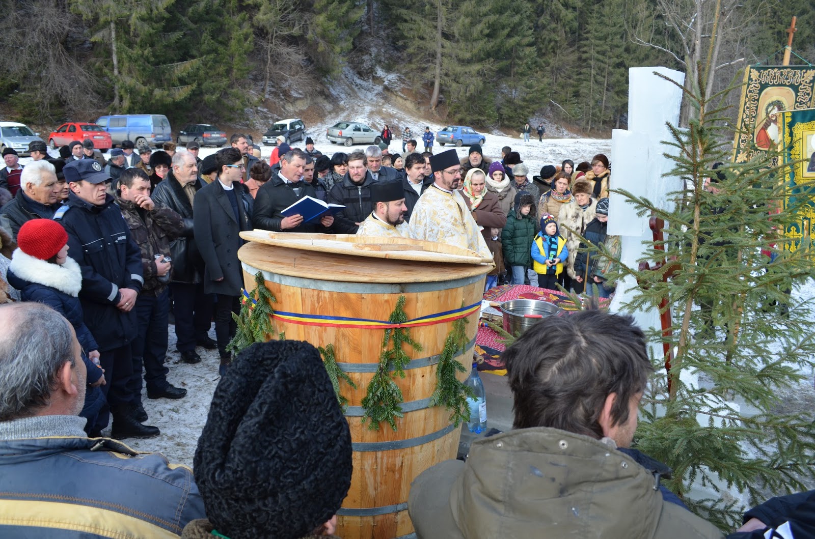 Boboteaza in Orașul Broșteni - ORASUL BROSTENI