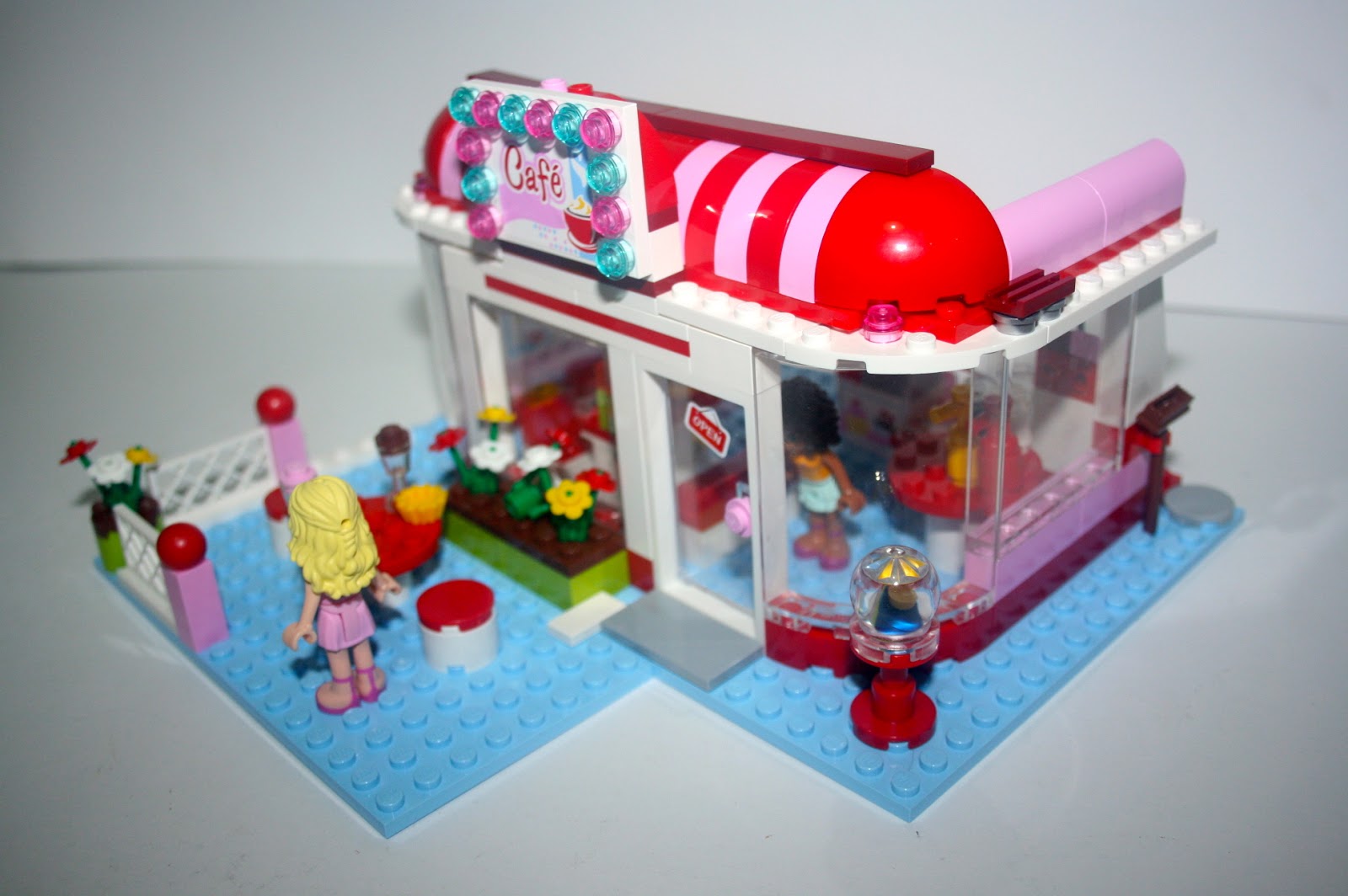 EL DRAGON DORADO: OTROS JUGUETES