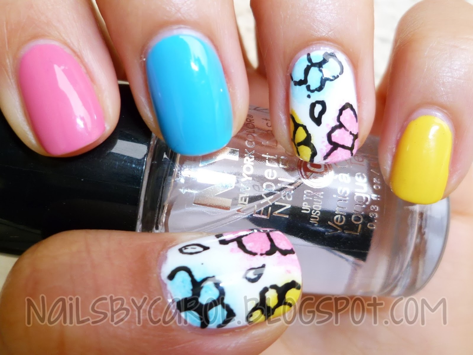 Nails by Carol: A cutepolish Design - Doodle Flowers