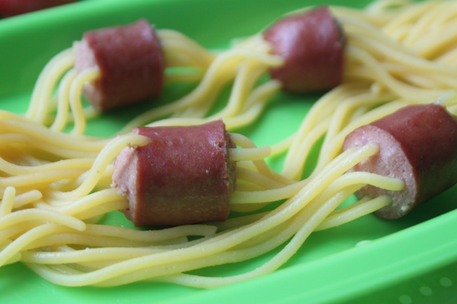 MamaEatsClean: Cleanish and Squiggly Nitrate-free Wieners and Wheat ...