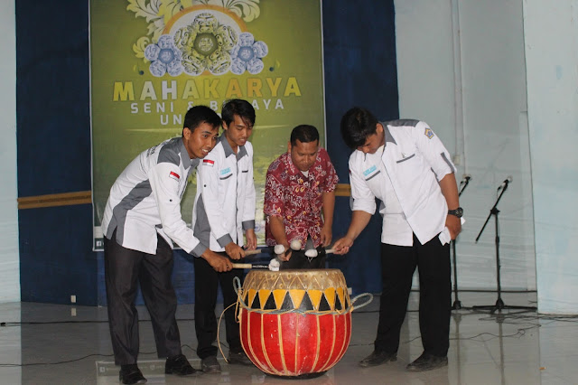 Mahakarya Seni dan Budaya UNIB Tampilkan Sejumlah Atraksi Kesenian Mahakarya Seni dan Budaya UNIB Tampilkan Sejumlah Atraksi Kesenian