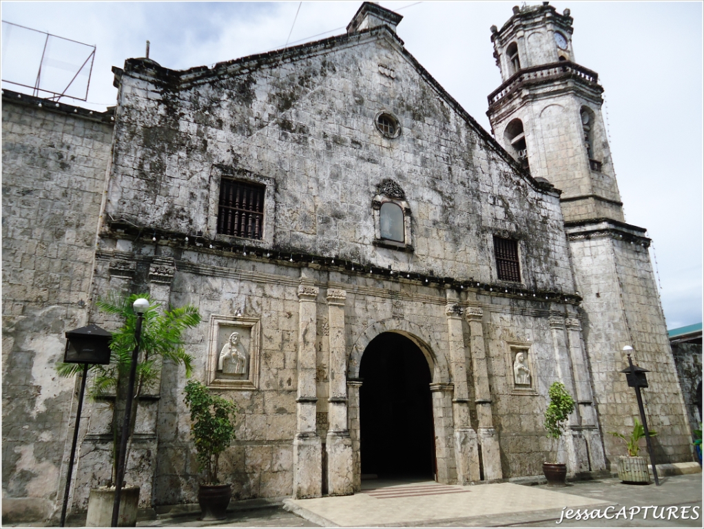 the traveller & her thoughts: MAASIN CITY CATHEDRAL at CHRISTMAS