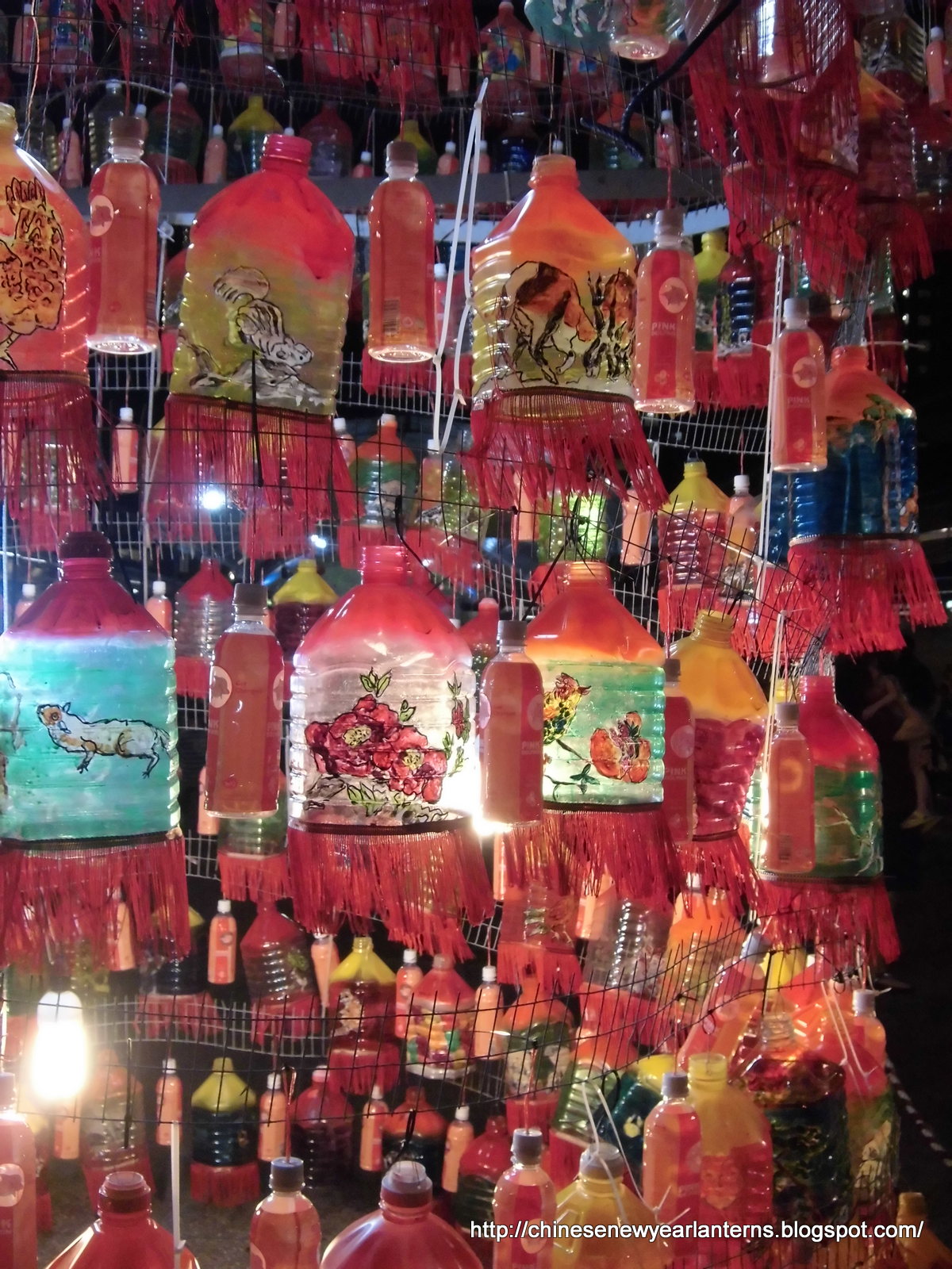 Chinese New Year Lanterns 红包灯笼手工制作: Giant Lantern Made of Recycled ...