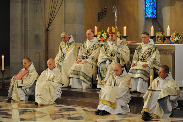 una Fides: Traditio Liturgica: Liturgia e intangibilità .... un post ...