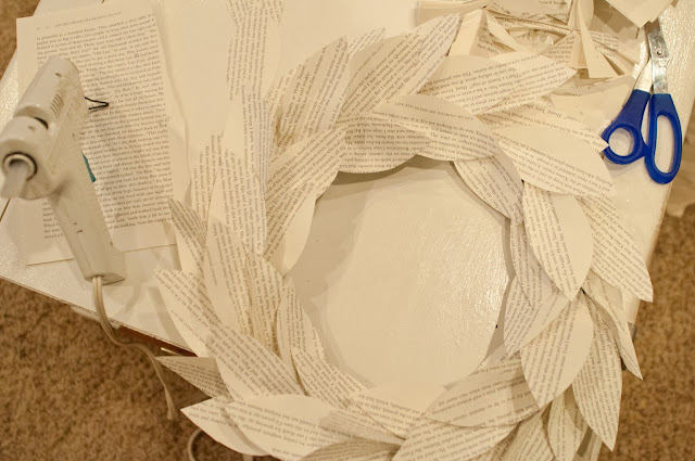 Domestic Fashionista: Book Page Wreath Tutorial