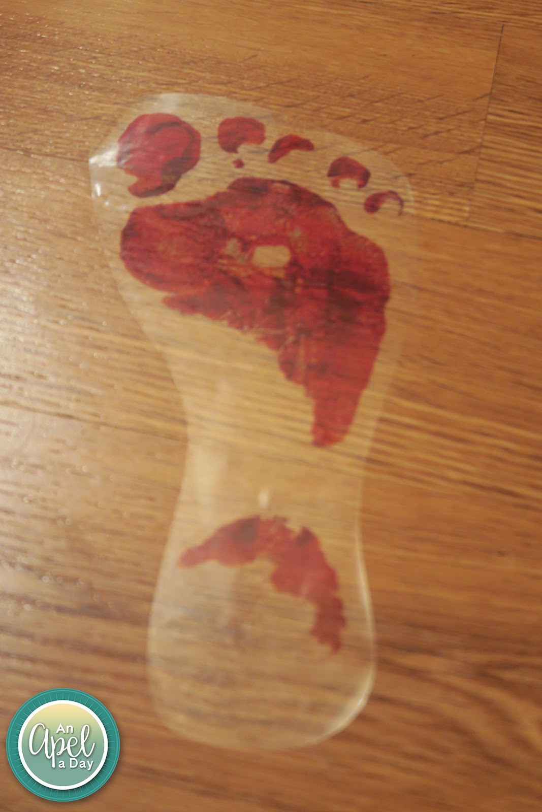 An Apel a Day: Scary Bloody Footprints Review