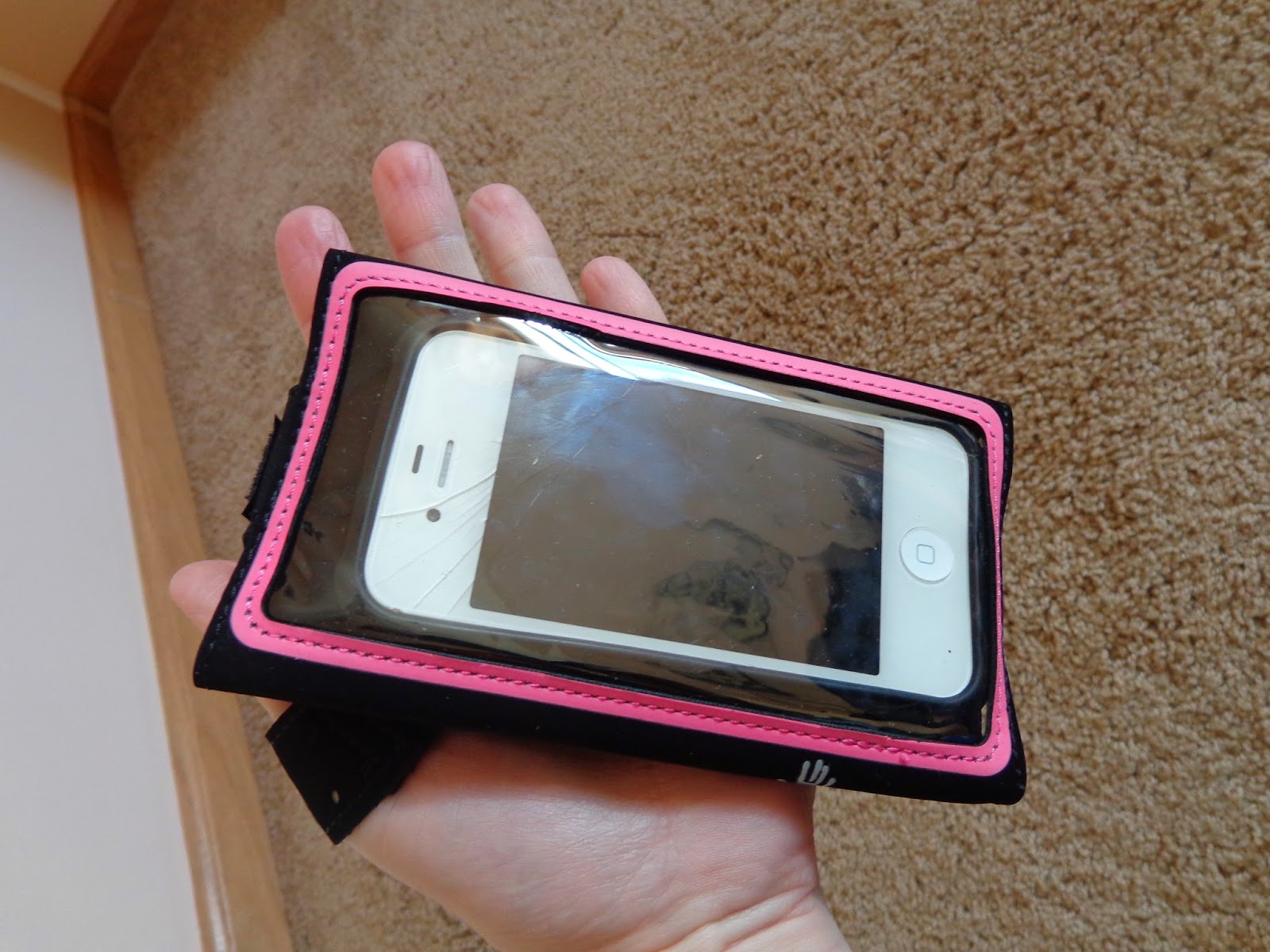 Running Diva Mom: HB Tune Phone Hand Band Review & Giveaway