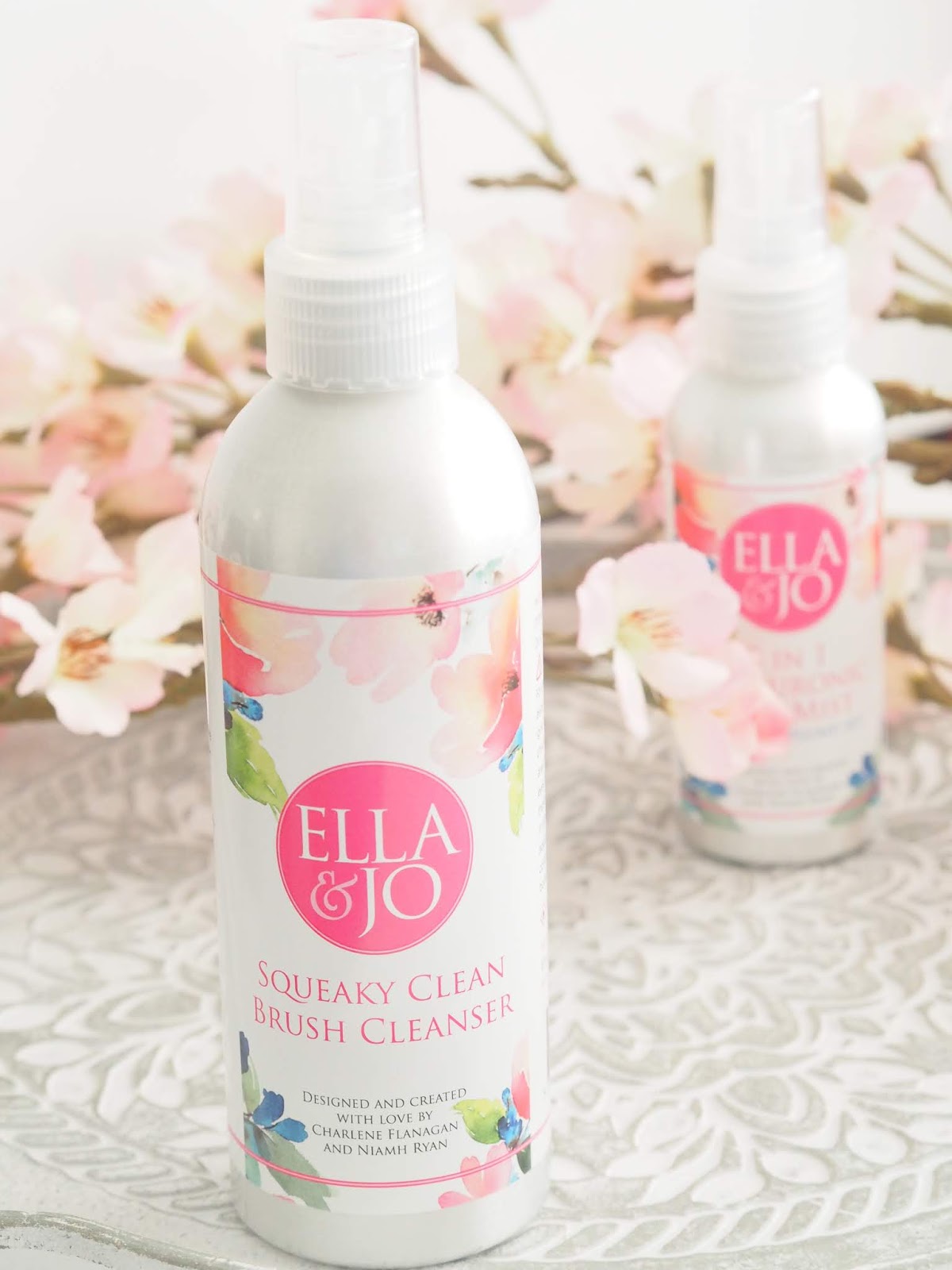 Ella & Jo Squeaky Clean Brush Cleanser & 3 in 1 Hyaluronic Skin Mist ...