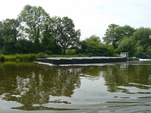 DREAMER NARROWBOAT: Molesey Lock to Laleham