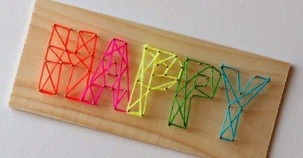 Haz un letrero colorido con estambre y clavos ~ Mimundomanual