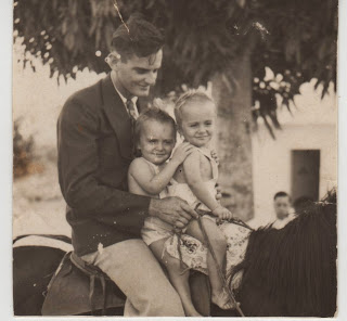 Victor M. Gruber F.: ANTONIO(+) Y VICTOR-82 AÑOS-TRES-