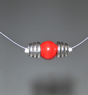 .: Collar casi invisible