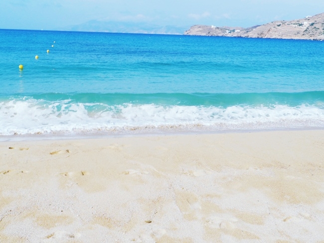 Almyra by the sea | Mylopotas beach (Ios) | GLAM FAB HAPPY