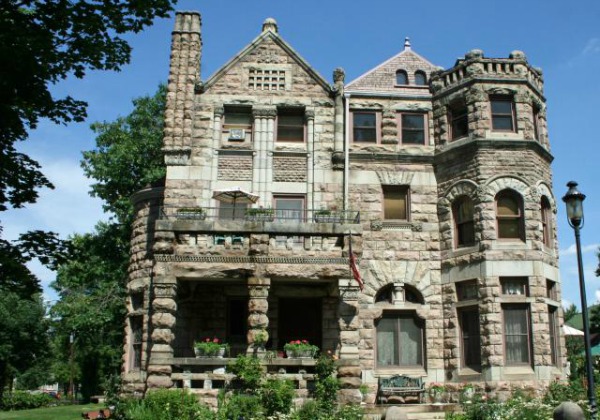 An Old-Fashioned World: old house styles