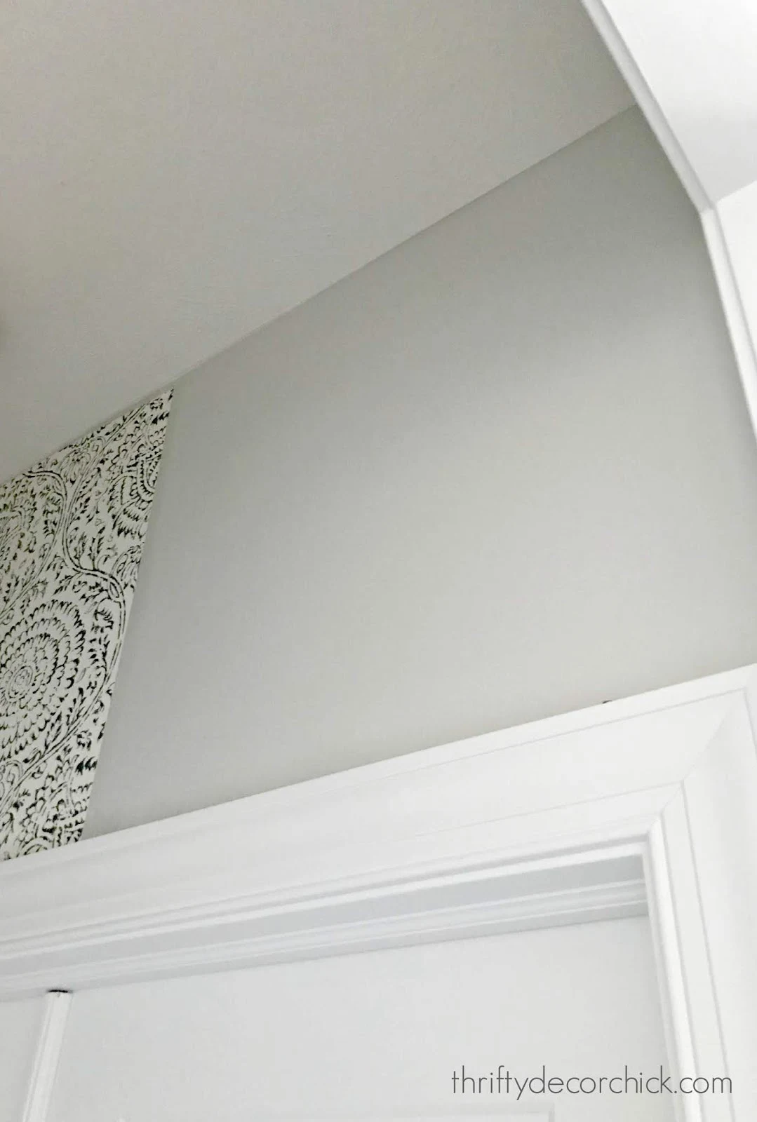 How to easily hang pasted wall paper | Thrifty Decor Chick | Thrifty ...