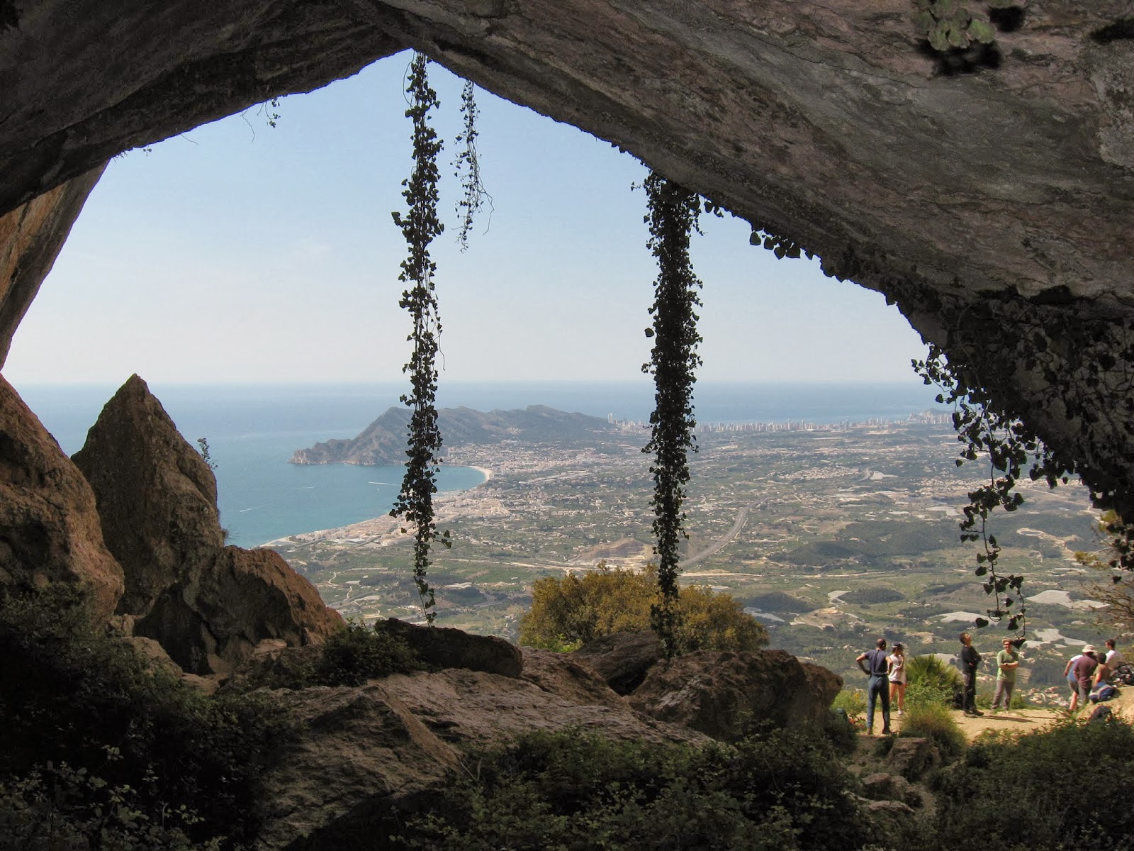 MONTAÑA PARA TODAS LAS EDADES: EL FORAT DE BERNIA