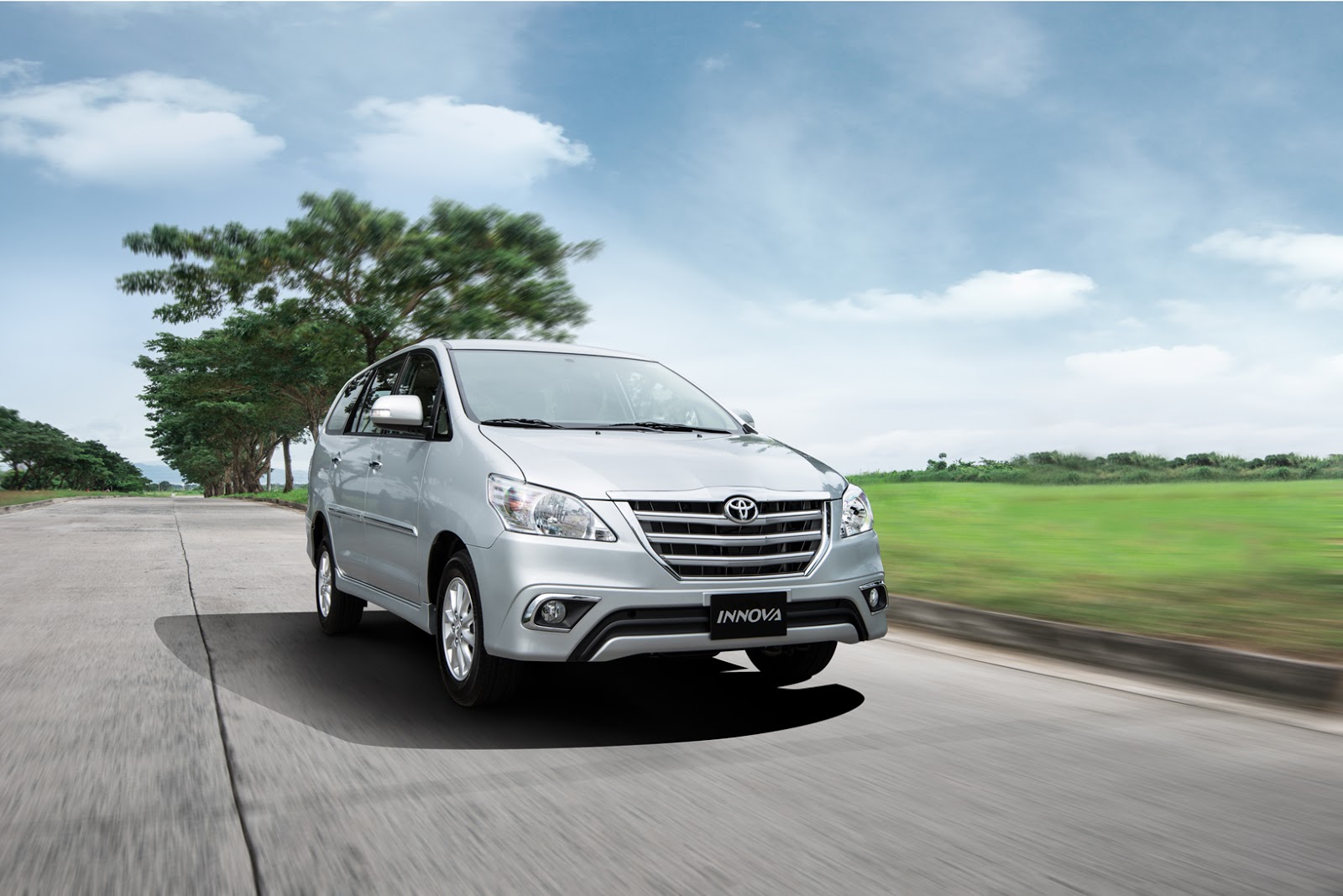 THE ULTIMATE CAR GUIDE: Used Car Review - Toyota Innova (2005-2016)