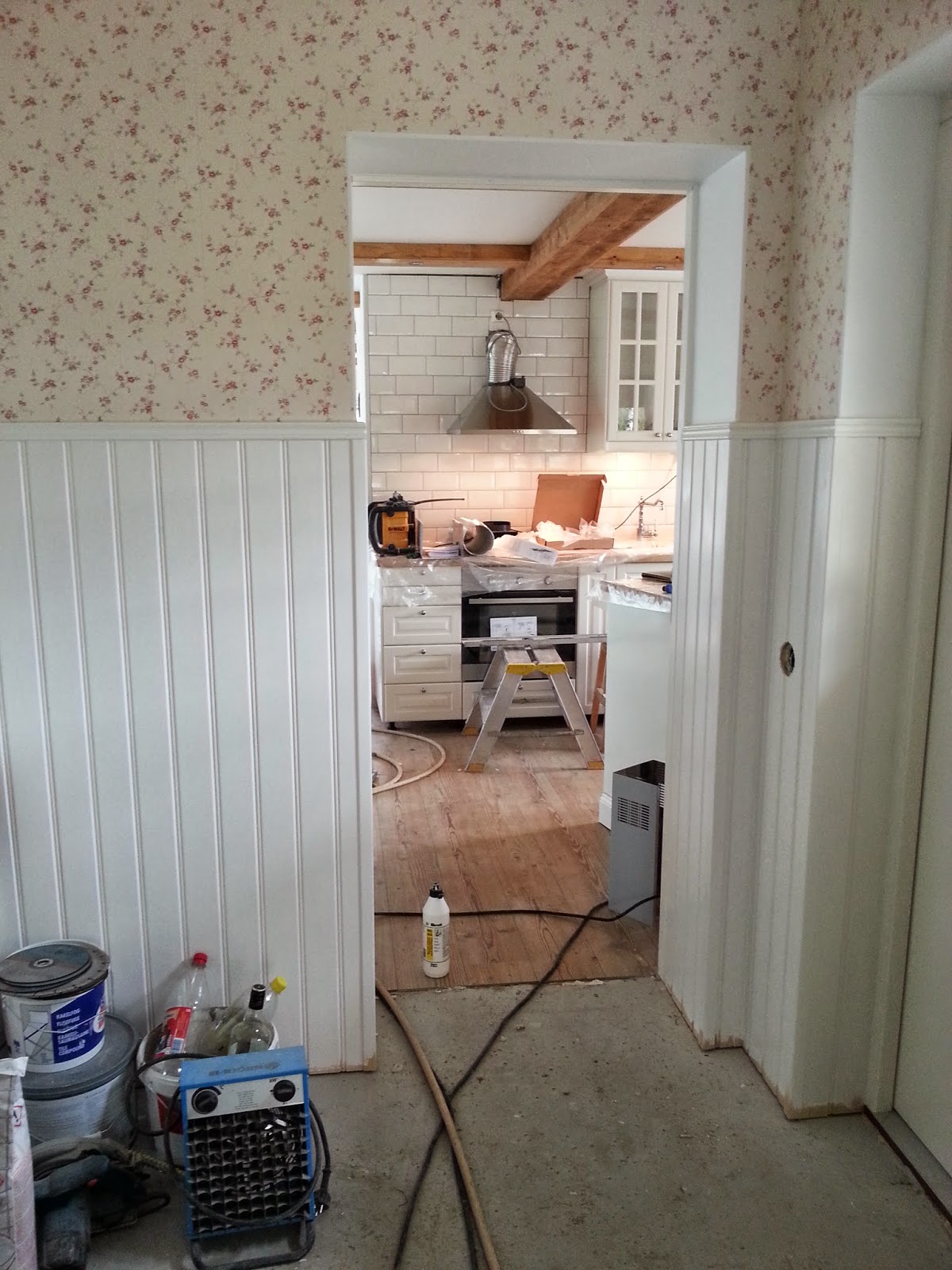 Att skapa är livet! - renovering, konst och design: Lantlig hall.