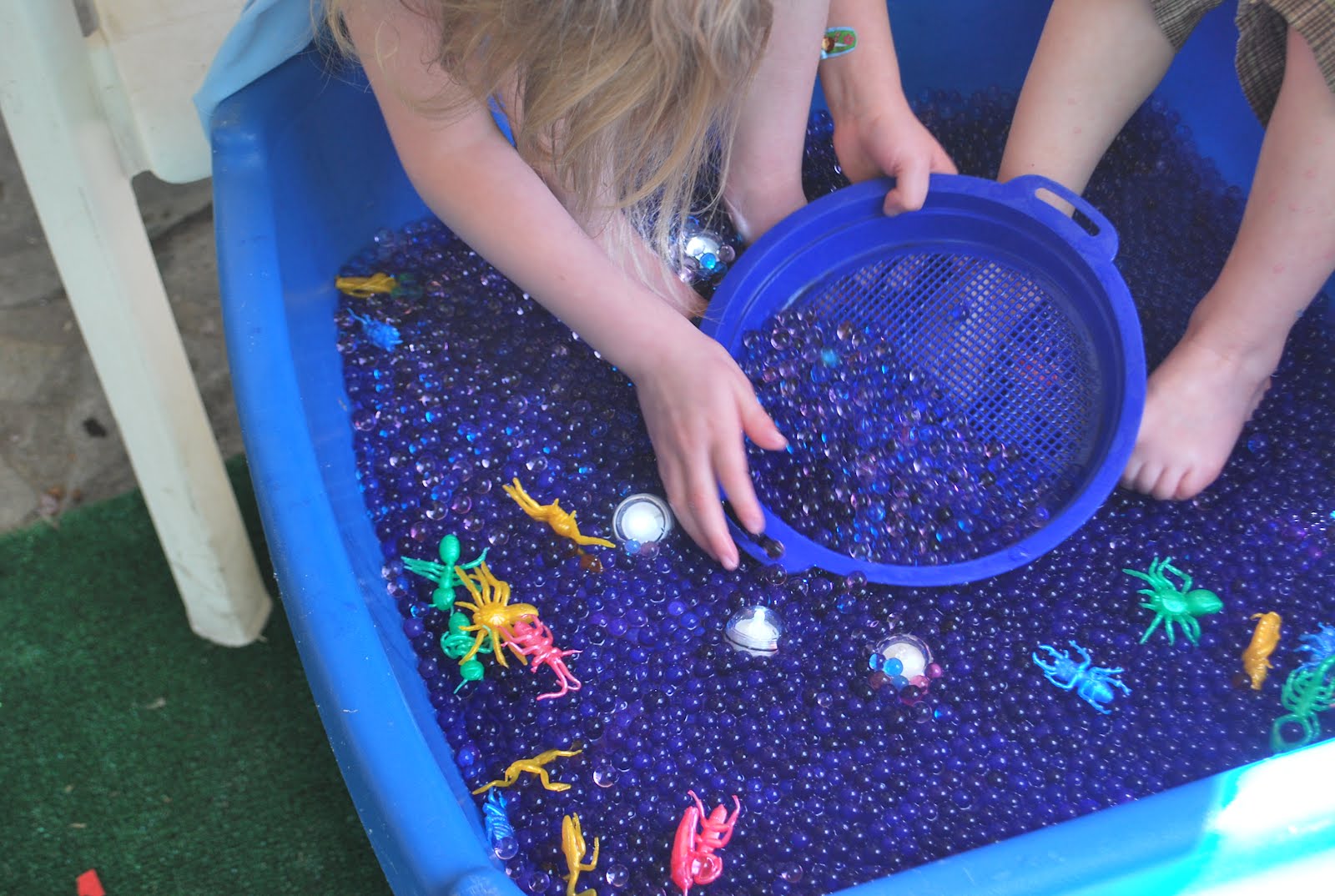 Familylicious Preschool Projects: Sensory Table- Water Beads, Light and ...