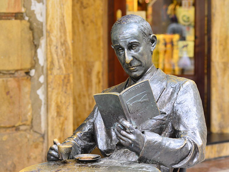 LA ESQUINA ROTA: LA SORIA SUCEDIDA DE GERARDO DIEGO