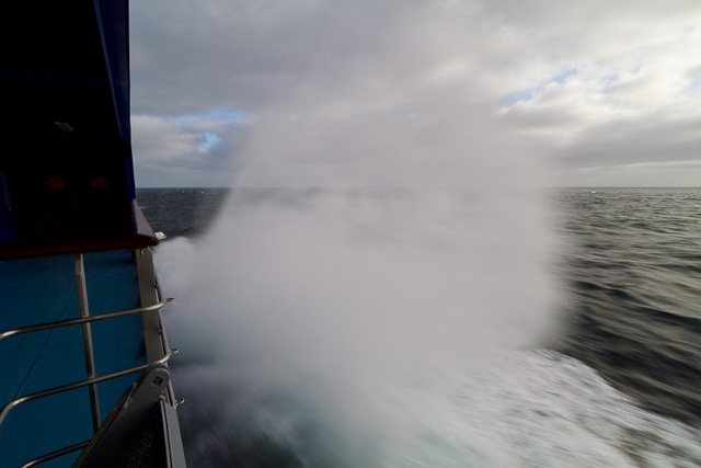 Jeff Warner~PHOTOGRAPHIC_blog: 9/20/11: 5-meter seas