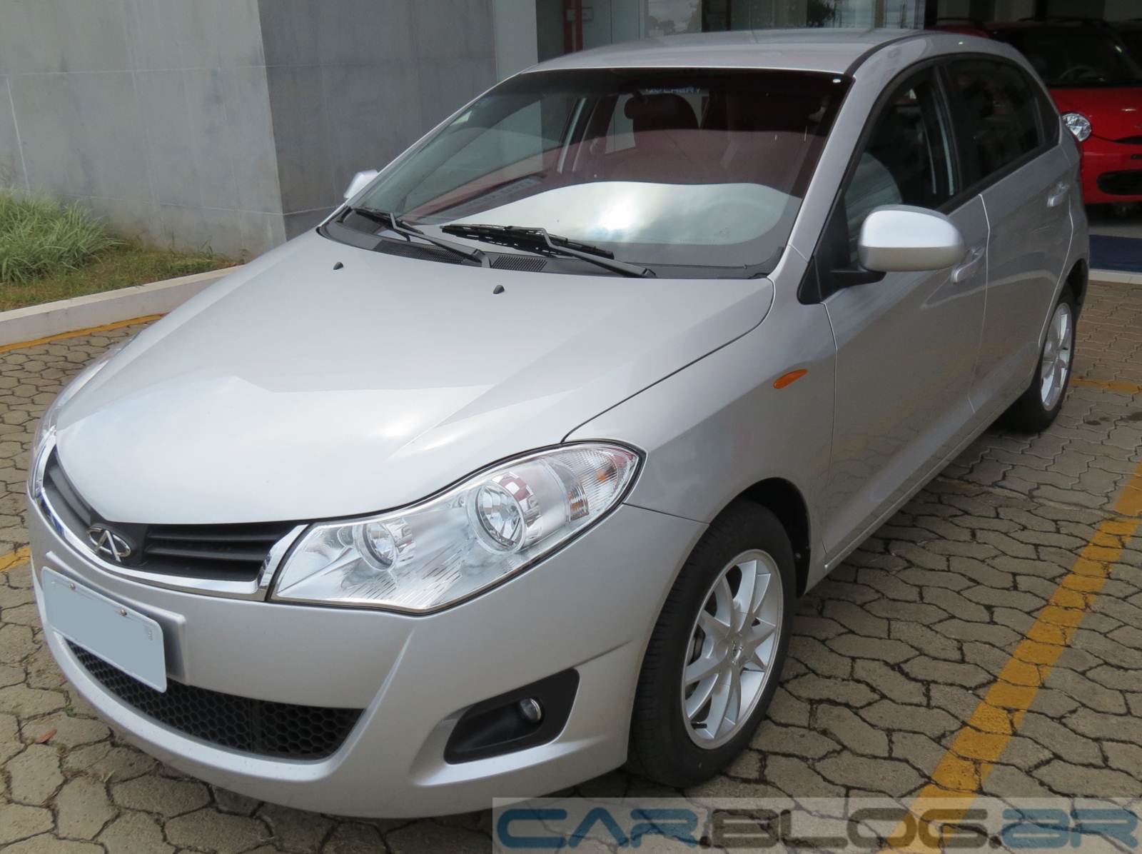 Chery Celer Hatch: preço, fotos, consumo e desempenho