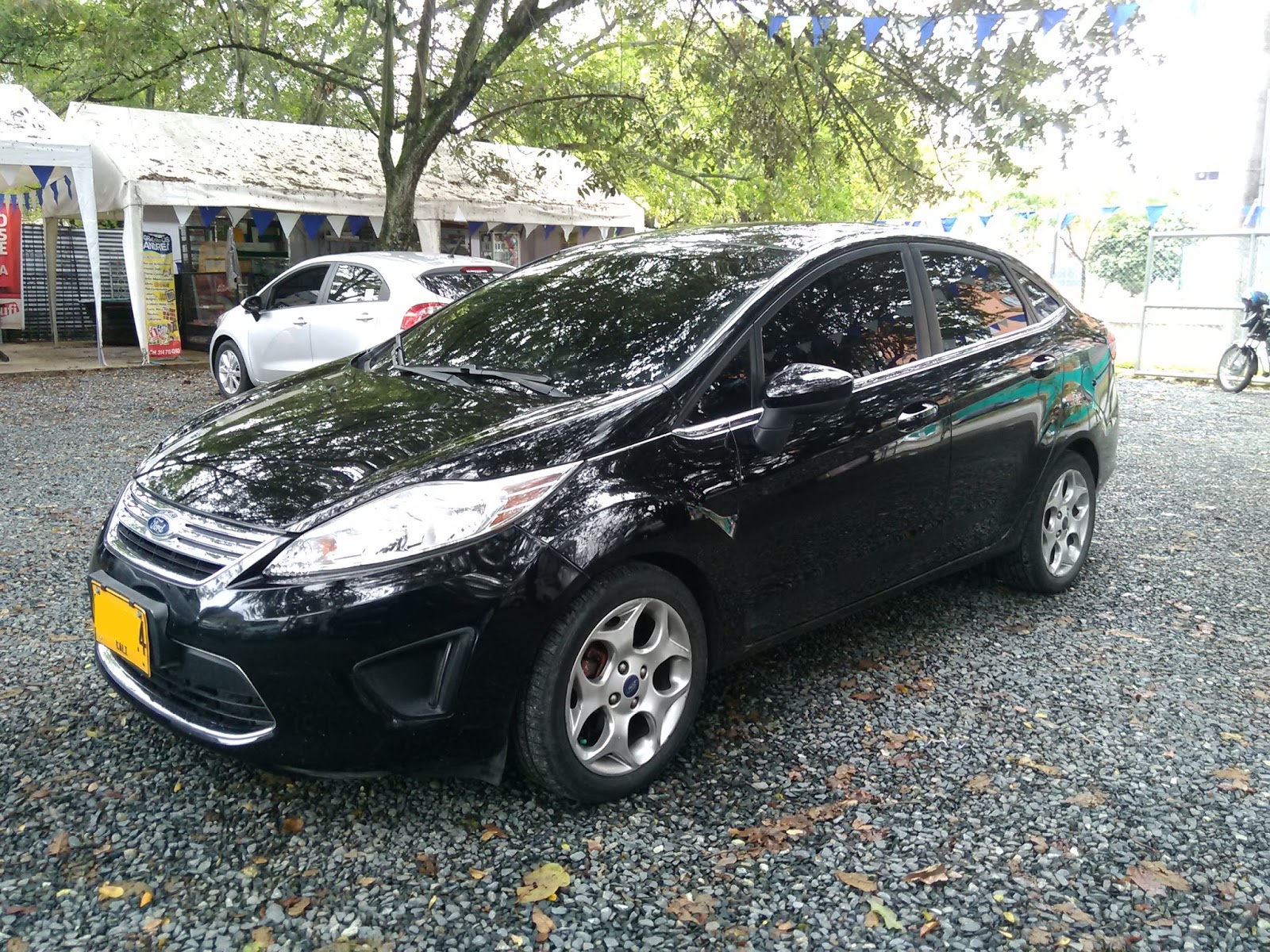 FORD FIESTA 2012 NEGRO