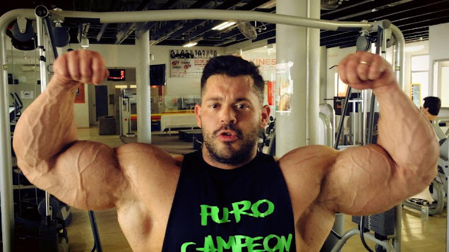 Muscle Lover: Mexican IFBB Pro bodybuilder Juan Carlos Graham