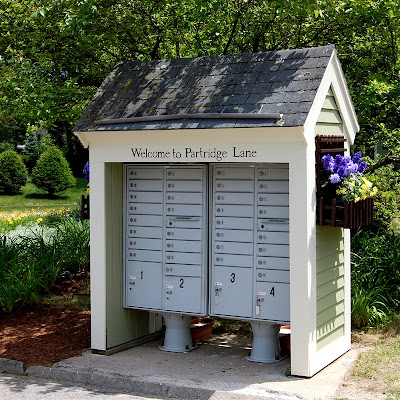 Capadia Designs: Neighborhood Mailbox Project - Part Two