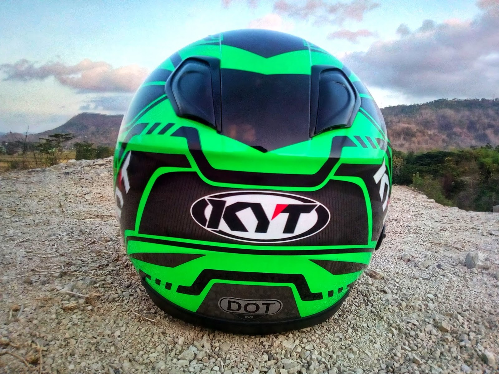 Review KYT Kyoto Green Fluo : Helm Open Face Terbaik di Kelasnya