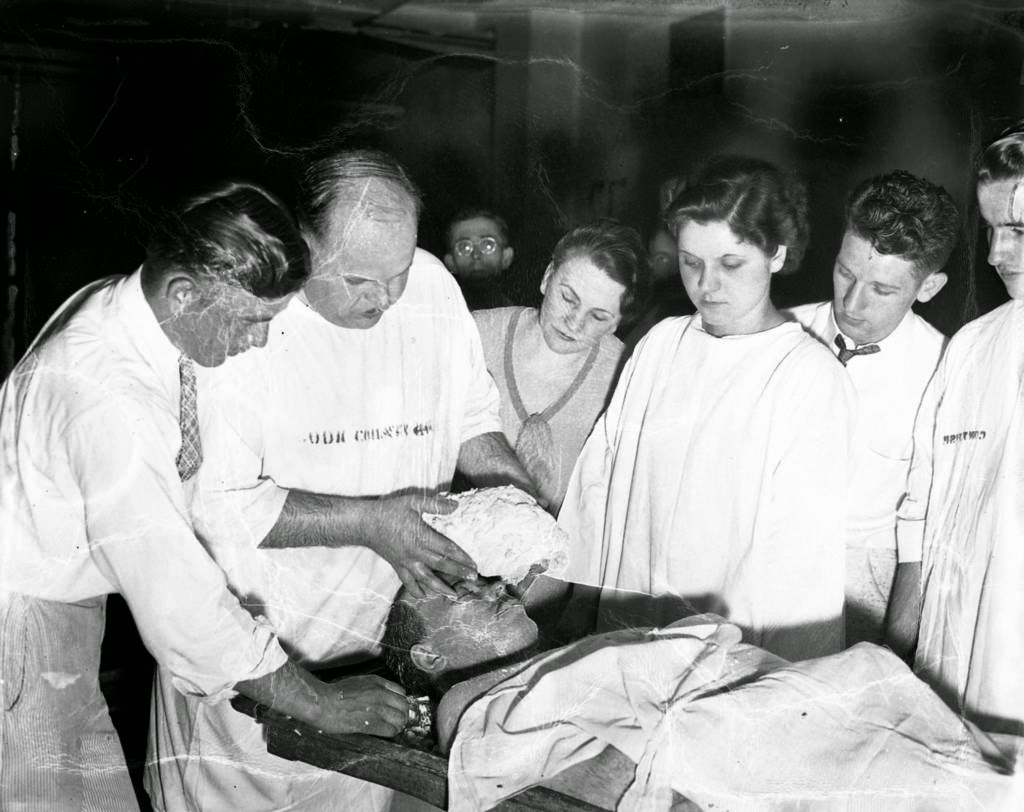 Story of the Notorious John Dillinger in the 1930s Through Pictures ...