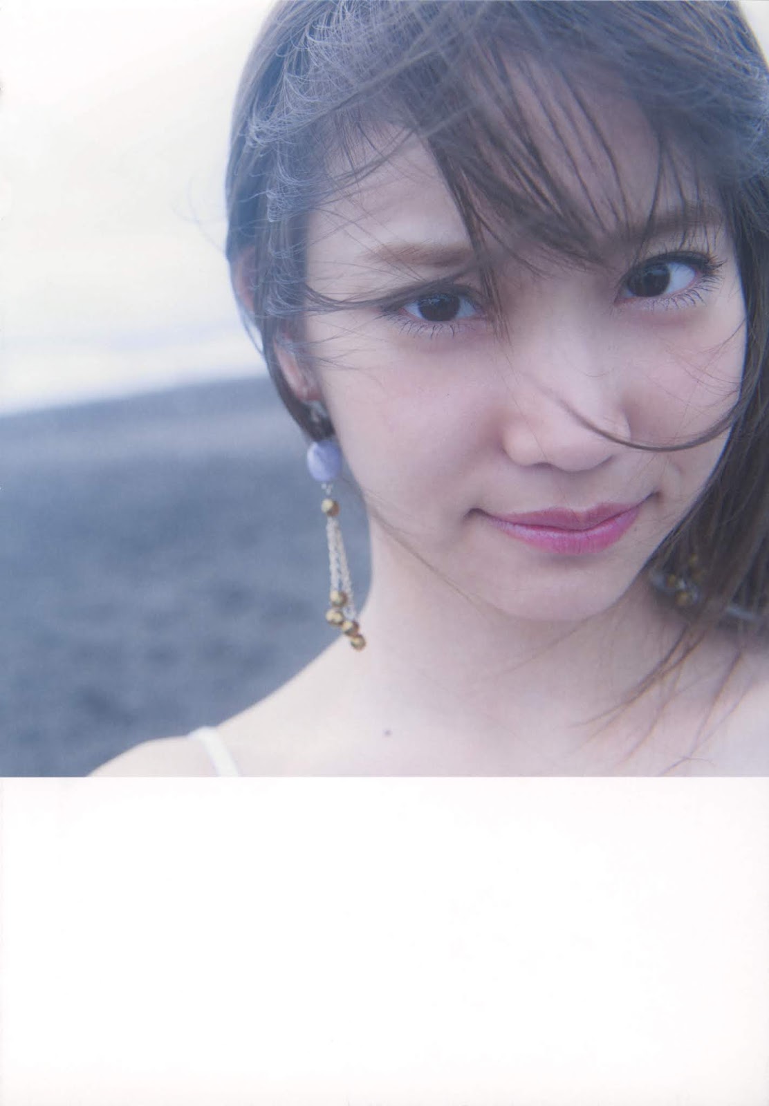 NAGAO MARIYA 1ST PHOTOBOOK - 「UTSUKUSHII SAIBO」