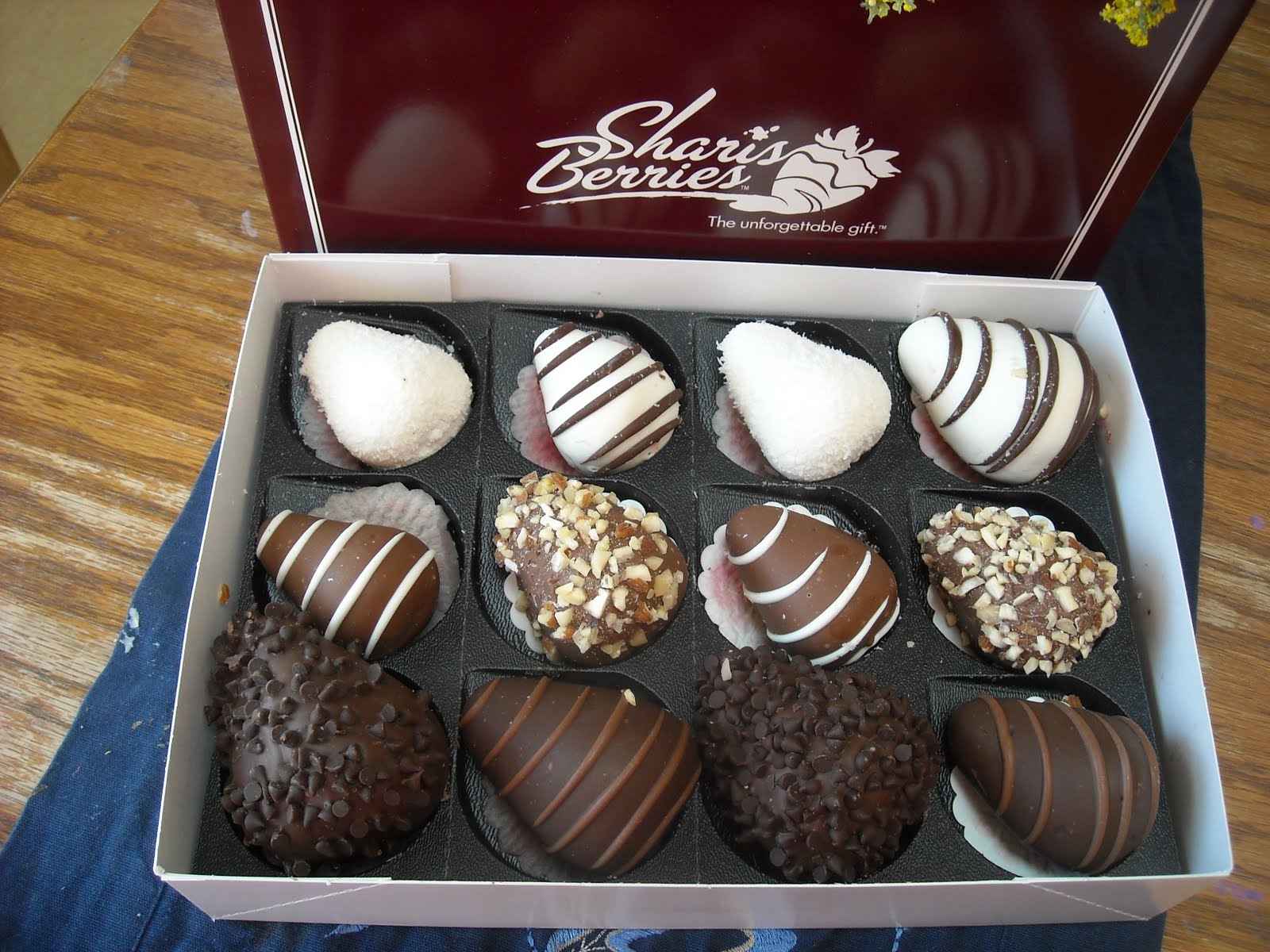 Sunshiney Daze: Shari's Berries - Delectable!