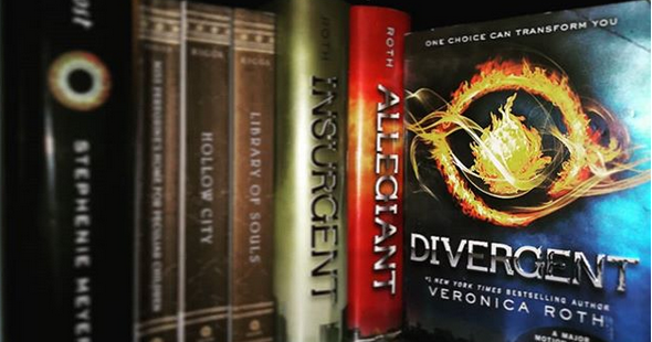 Book Review: Divergent (Divergent #1) by Veronica Roth