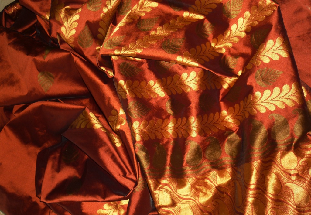 La Ruta de la Seda: SEDAS MODA