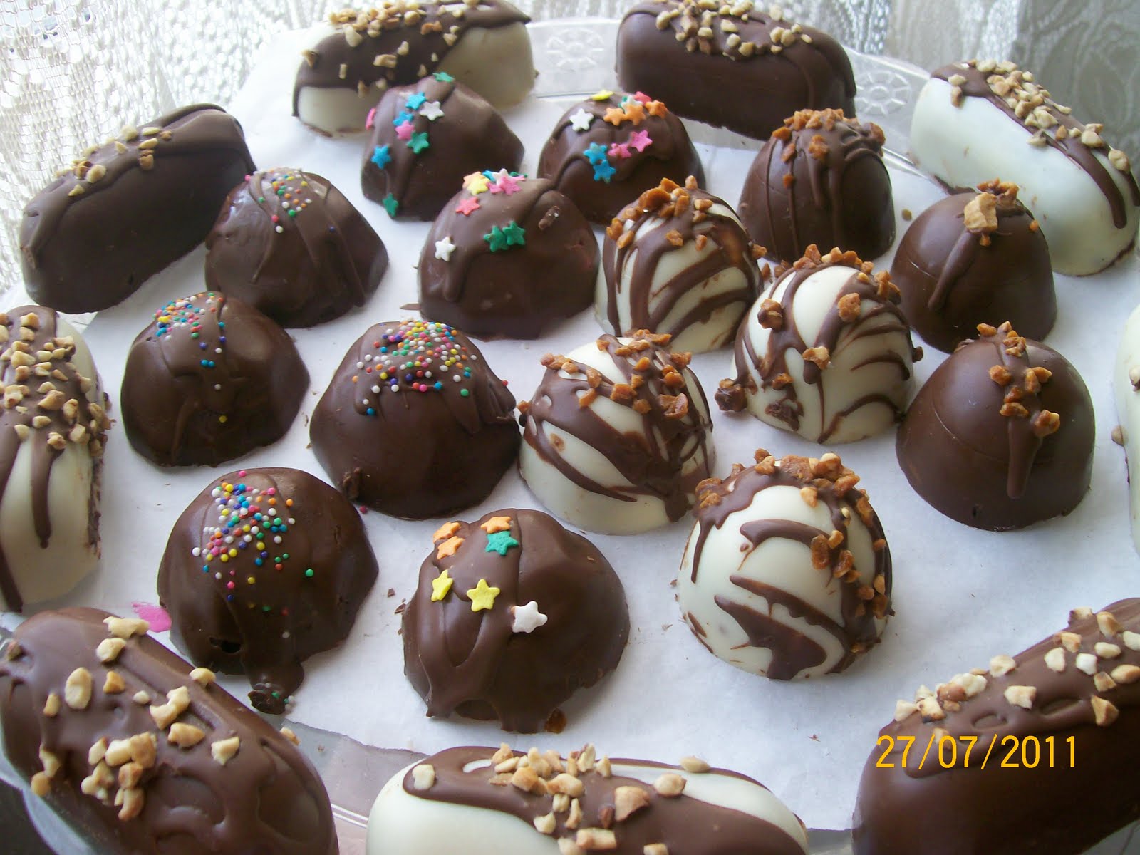 Doce como mel * Chocolates da Dé: Bombons de diamante negro , cereja e ...