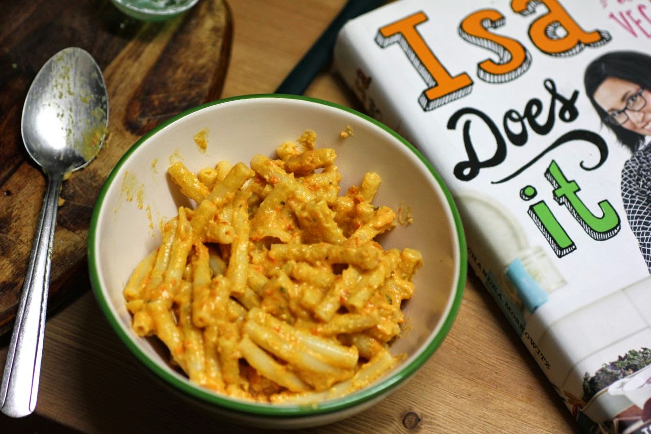 Green Gourmet Giraffe: Red peppers: in pasta bake, stuffed and in soup