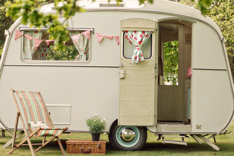 U.K. Vintage and Retro Online: Hazy Days Caravan Hire